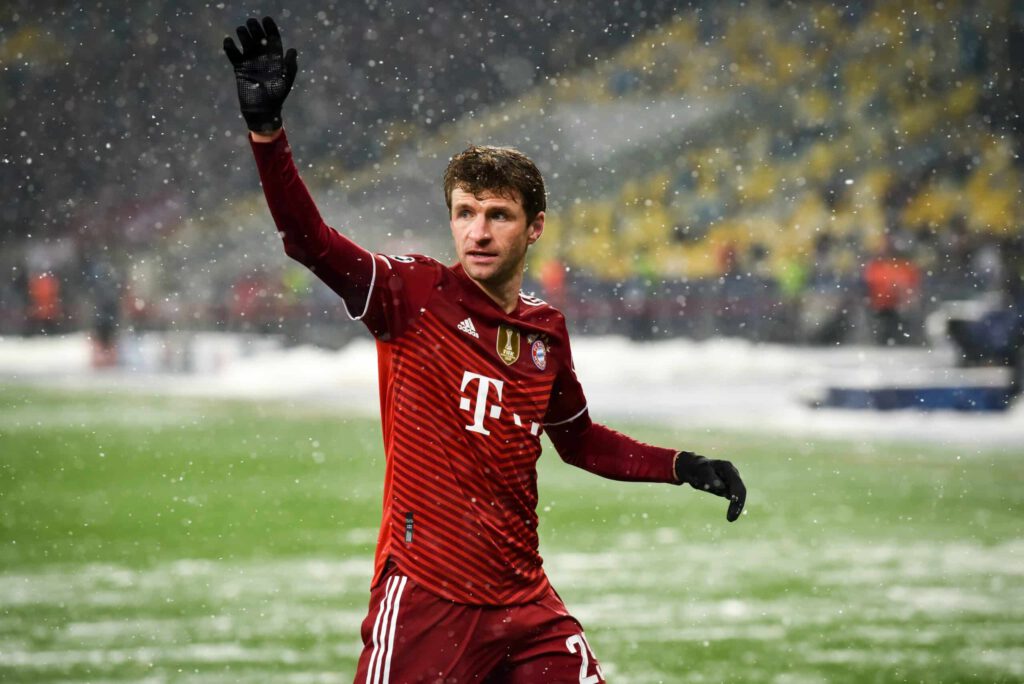 Muller to play into 25th year with Bayern after signing new deal - All ...